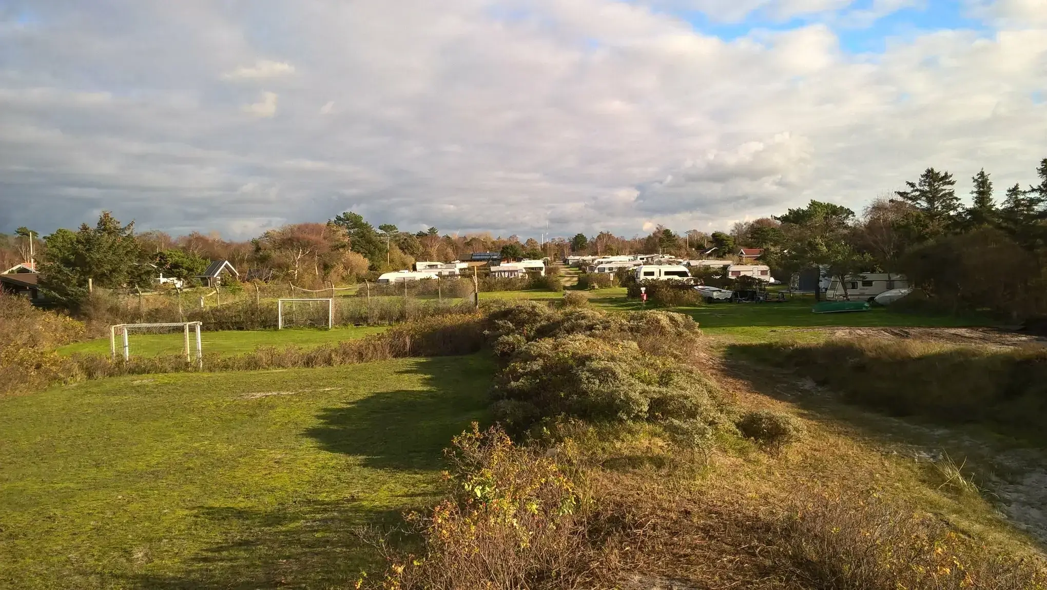 Bjerge Sydstrand Camping i Store Fuglede, Danmark (2025) | JetCamp.com