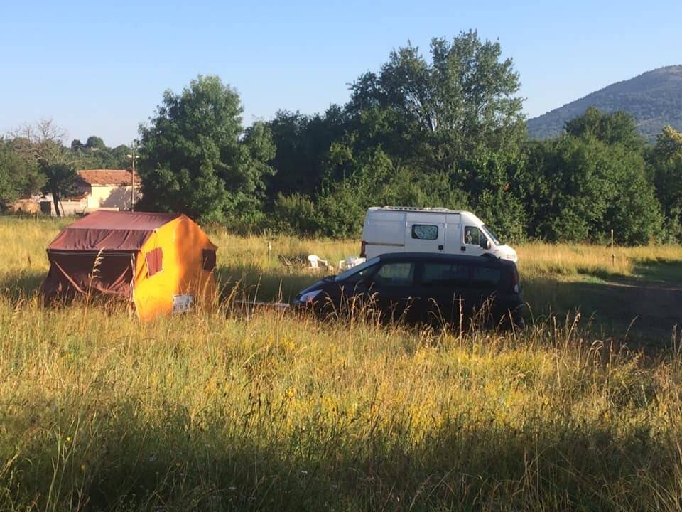 Blue Gate Farm in Tsatsarovtsi - Dragoman, Bulgarije (2024) | JetCamp.com