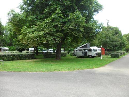 Camping Du Lac Kir in Dijon, Frankrijk (2023) | JetCamp.com