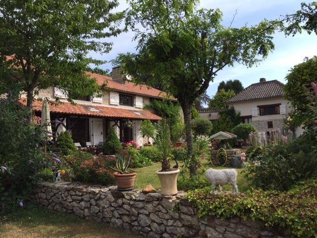 Camping La Nozilliere, Marval, France (2023) | Réservez votre camping ...