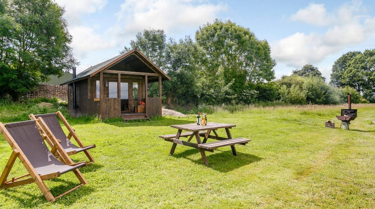 Camping Manor Farm - FeatherDown in West Worldham, UK (2025) | JetCamp.com