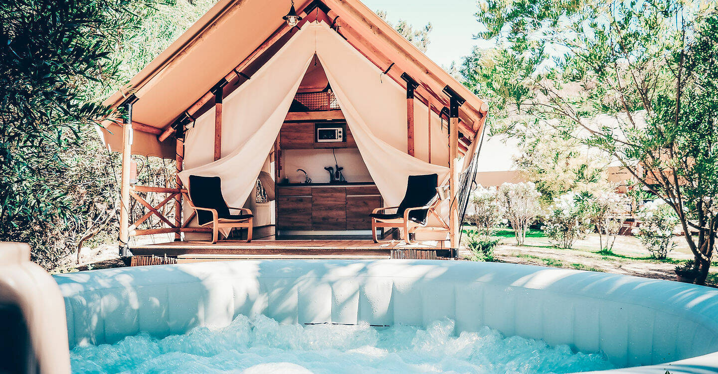 Forest Glamp em Charneca de Caparica, Portugal (2024) | Reserve o seu acampamento no JetCamp.com